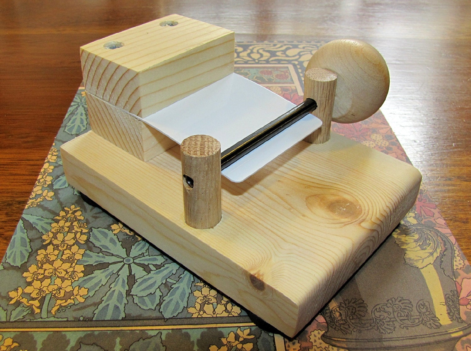 V3 European Style Paper Bead Roller Rolling Machine with