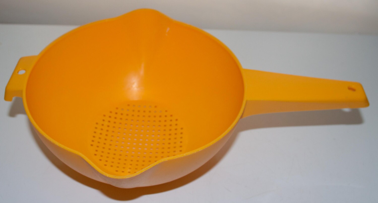 Tupperware colander – Haute Juice