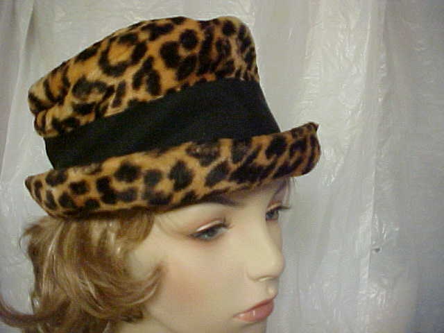 Vintage faux leopard fur hat with “Sanger Harris” label and union label ...