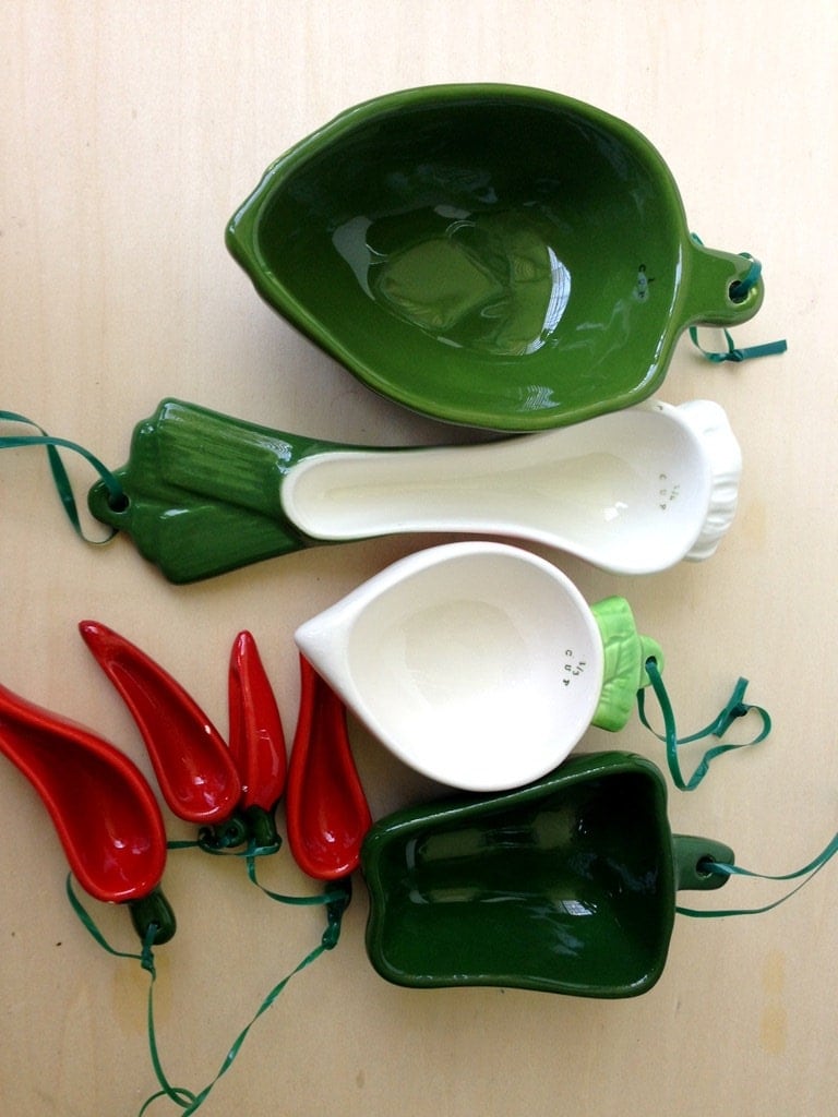 1983 Avon Ceramic Vegetable Measuring Cup Set