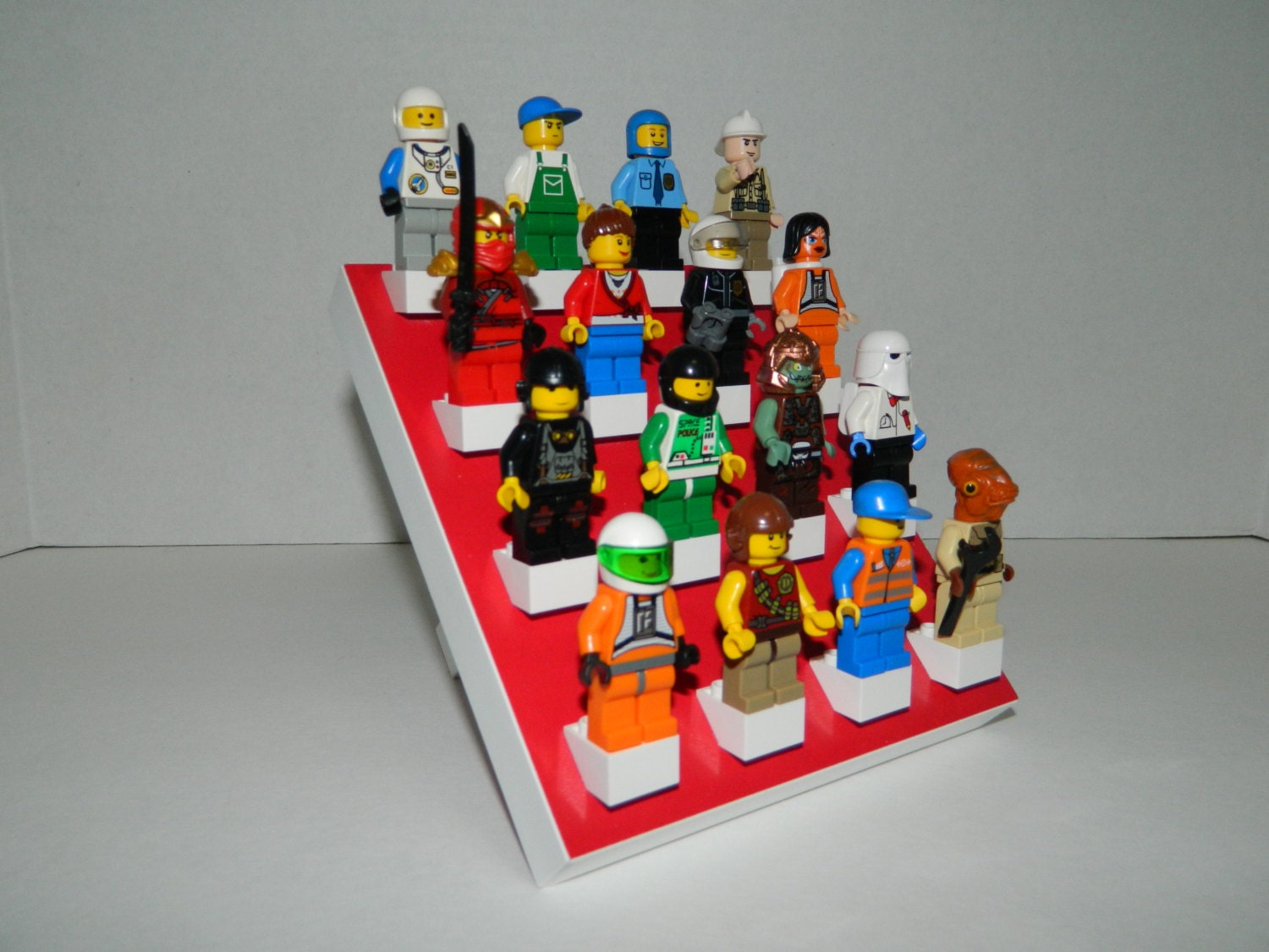 Display stand for LEGO minifigure