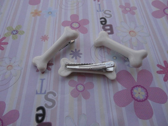 10 pcs white color plastic dog bone with metal hair clip