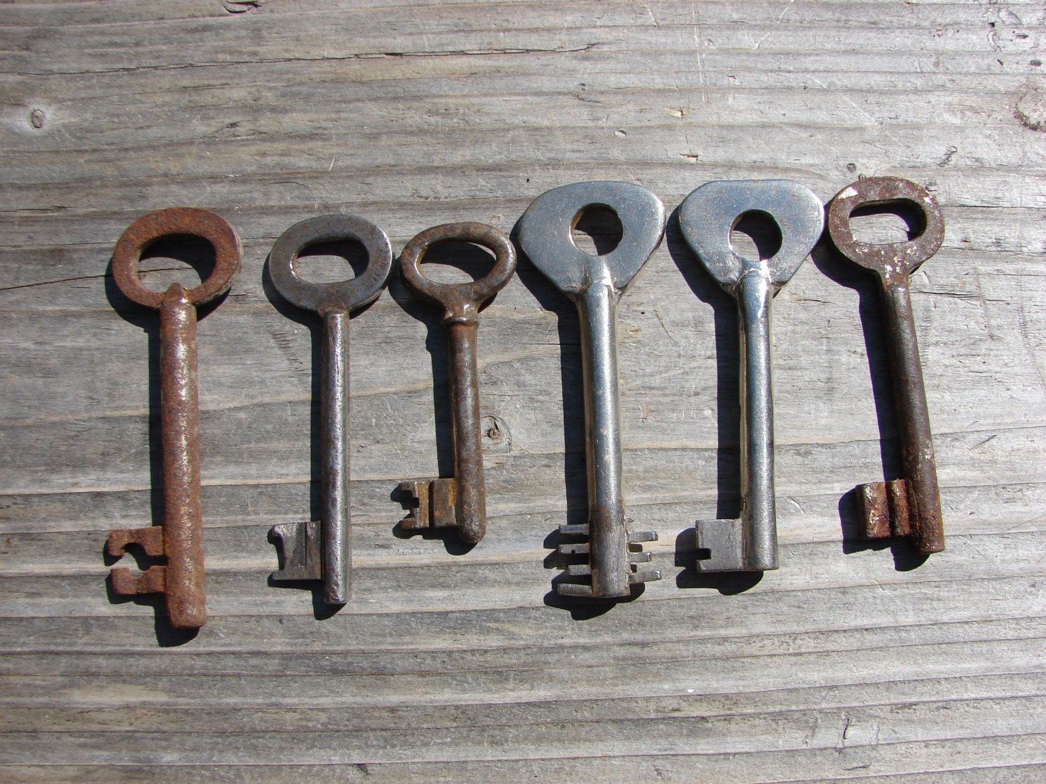 Set of 6 Soviet vintage skeleton keys key / Antique solid metal keys ...