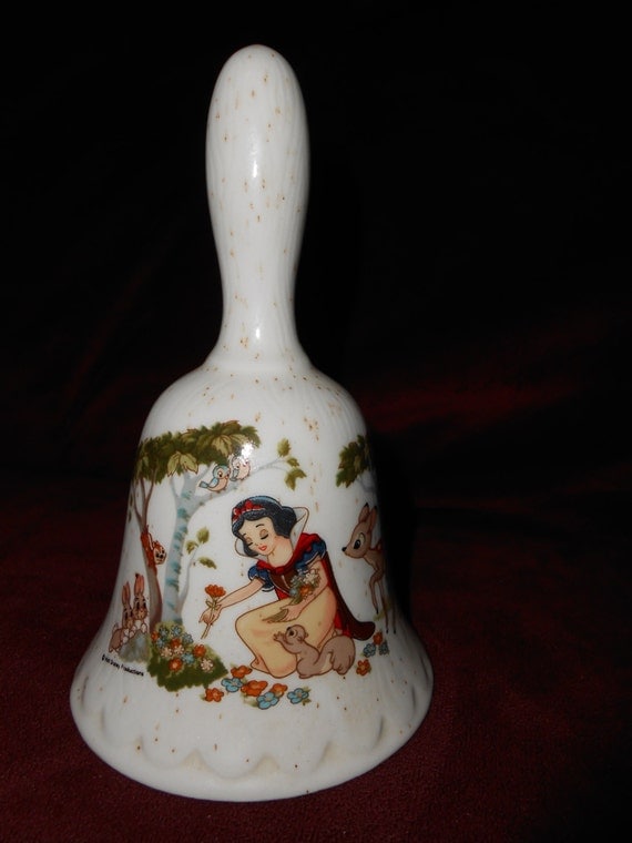 Items similar to Collectible Walt Disney Productions SNOW WHITE 6 inch ...