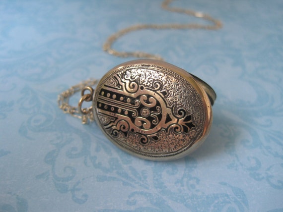 Antique Victorian Mourning Locket Circa 1800's by SweetheartLane