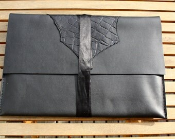 Popular items for leather laptop case on Etsy