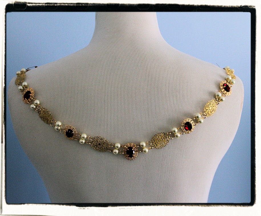 The Cardinal Gold and Ruby Mens Tudor Chain of by RecycledRockstah