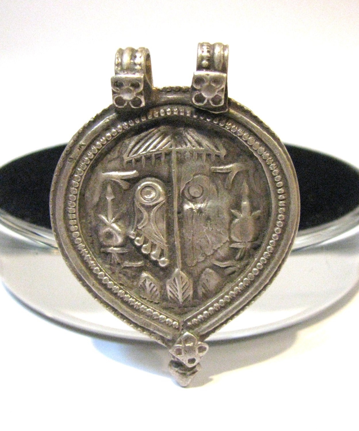 Antique Indian Amulet, Vishnu’s Sacred Footprint Amulet, Pendant ...