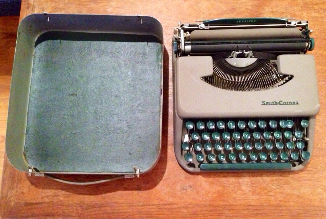 Vintage Smith Corona Skyriter portable typewriter with metal case ...