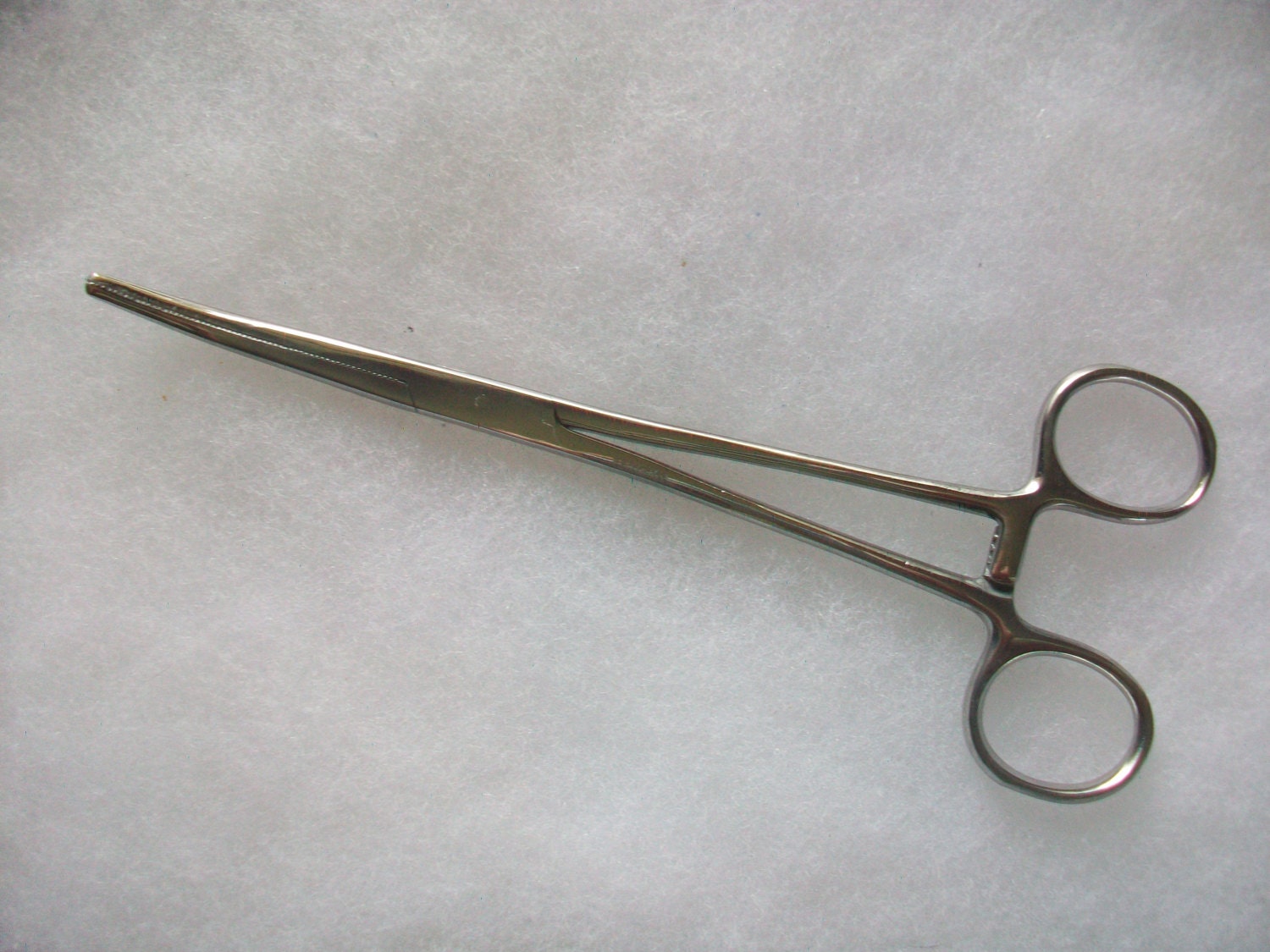 Hemostats 8 Curved Stainless Steel Serrated Ends