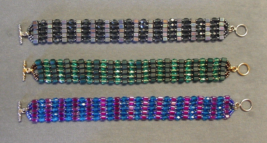 Instructions to create Cubes Plus Bracelet Beading