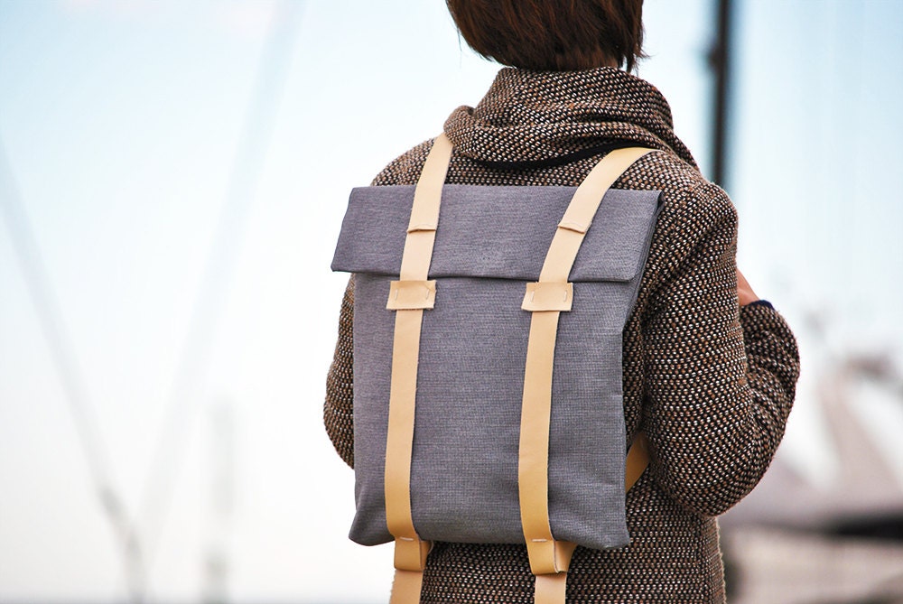 Minimalist Backpack Living | semashow.com