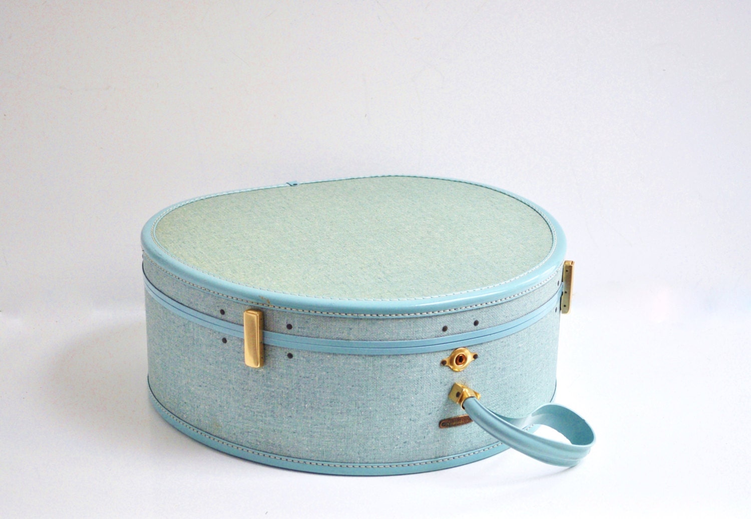 Round Samsonite Suitcase with Keys – Dusty Blue – Etsy finds