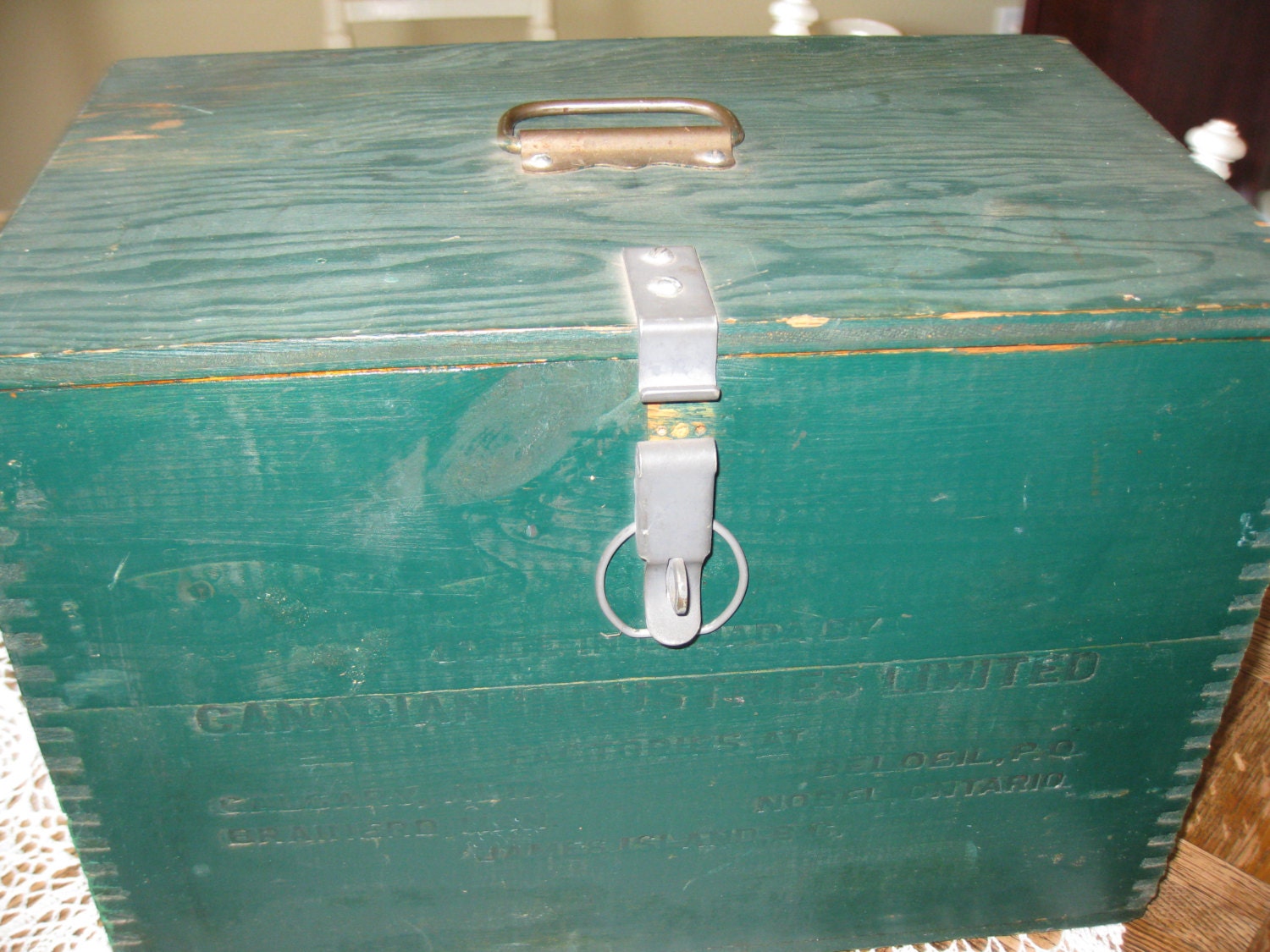 ANTIQUE DOVETAILED BOX-Made In Canada by Canadian Industries 15 1/2″ X ...