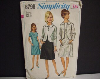 Popular items for 1966 simplicity on Etsy