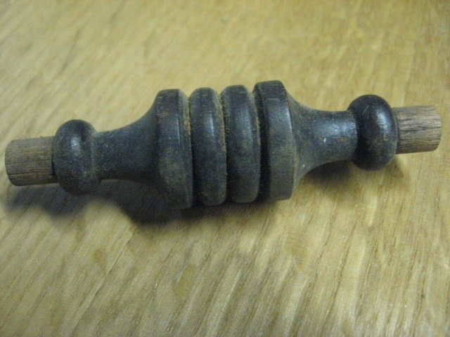 Antique 1890 : 1910 Wood – Hand Turned Spindle 2014950 – 50 – Haute Juice