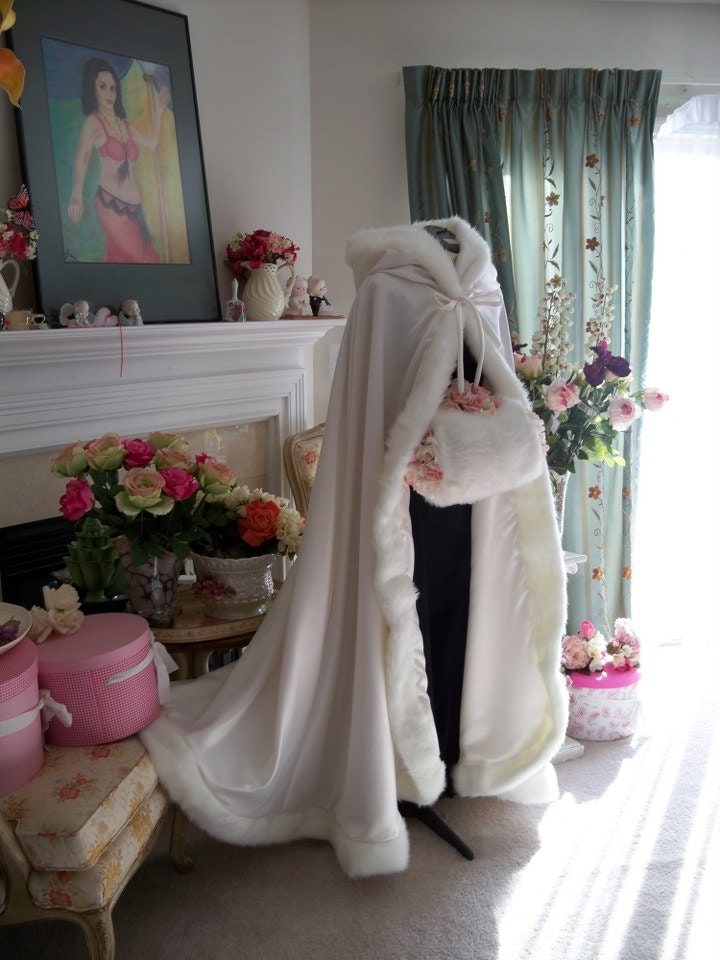 Classic Bridal cape Ivory / Ivory Satin wedding cloak with