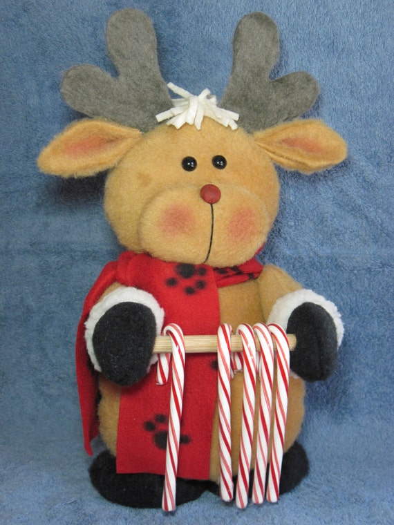 Reindeer pattern: Reindeer Candy Cane Holder