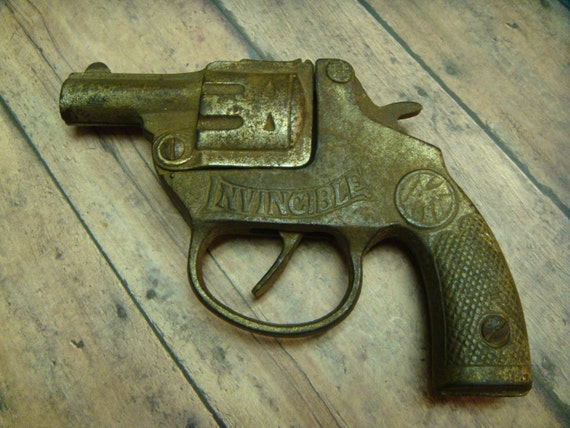 Kilgore Toy Cap Gun INVINCIBLE Cast Iron Pistol 1914
