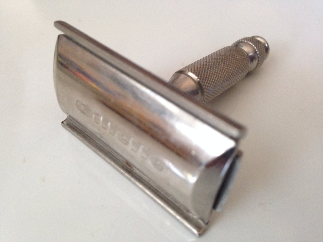 Vintage Gillette Portable Travel Razor in by DianesStuffForYou
