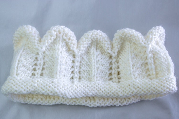 KNITTING PATTERN Knitted Baby Crown Headband in by heaventoseven