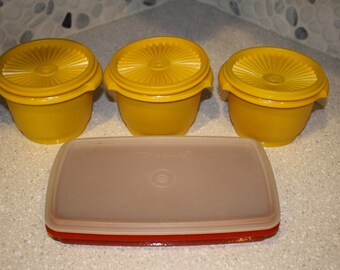 8 piece vintage Tupperware brand set from the 1970's