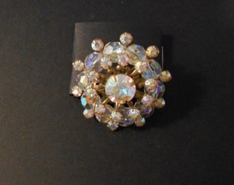 Popular items for snowflake brooch pin on Etsy