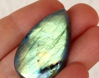 Popular items for green labradorite on Etsy