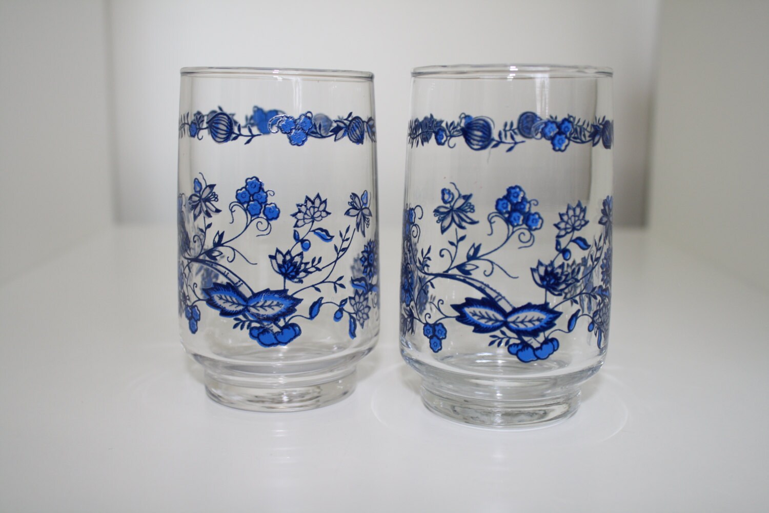 Vintage Glasses – Clear with Blue Natural/Floral Pattern – Haute Juice