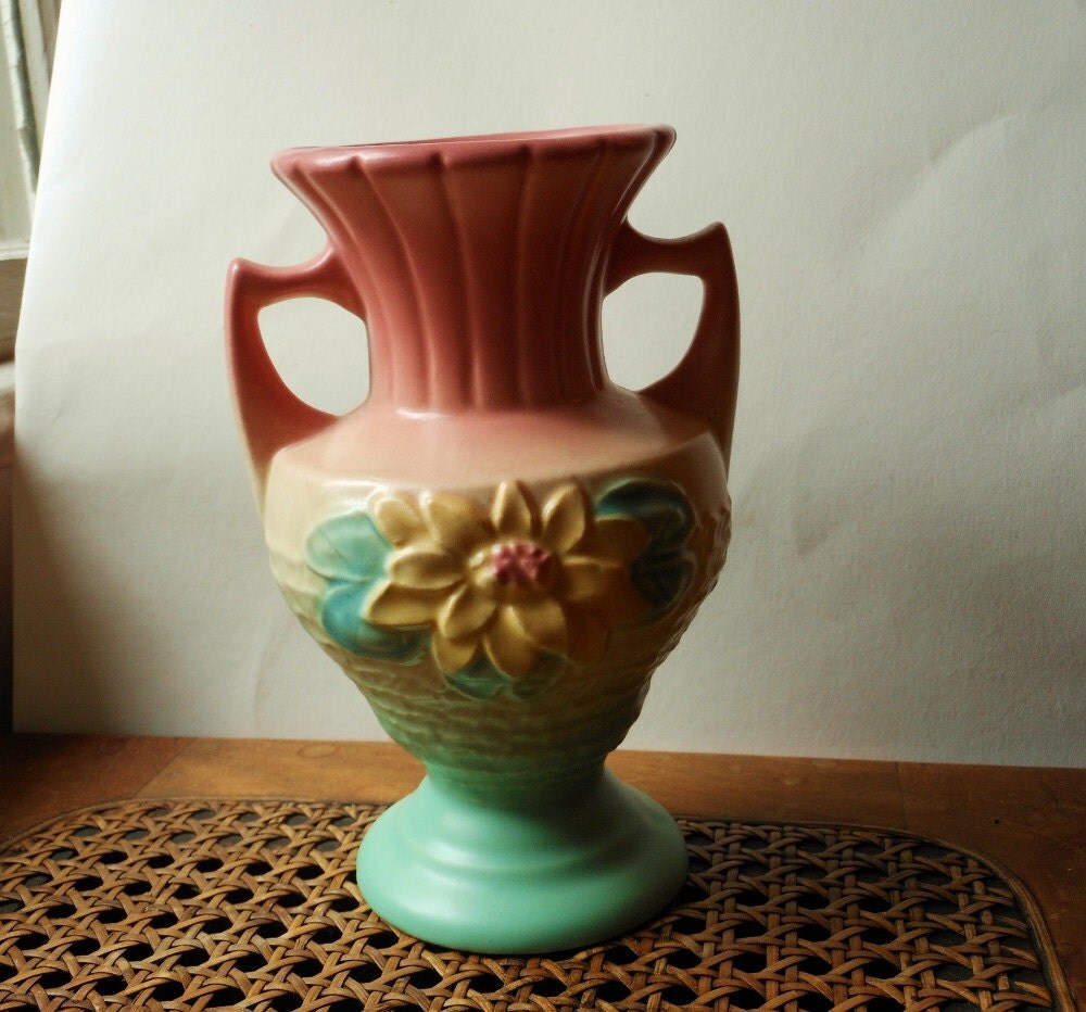 Vintage Hull Art Pottery Water Lily Vase