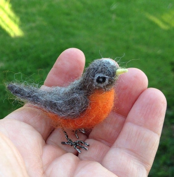Needle felt Robin Tiny Bird MIniature Wool Bird Home Decor