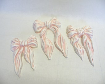 Popular items for bow wall hanging on Etsy