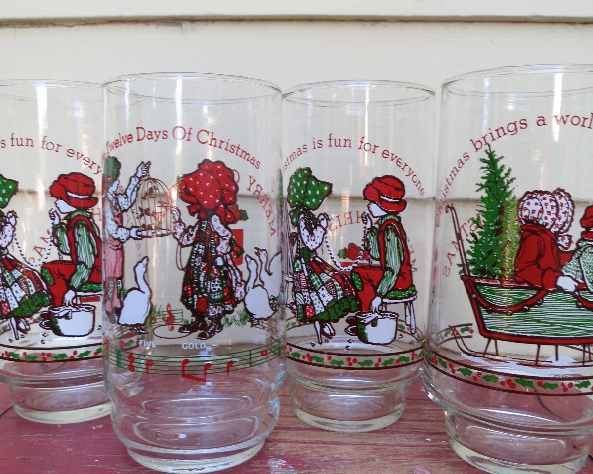 Vintage Holly Hobbie Christmas Glasses Set Of Ten 10 Coca Cola