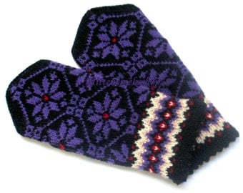 Knitted Mittens Socks Gloves Yoga Socks by MittensSocksShop
