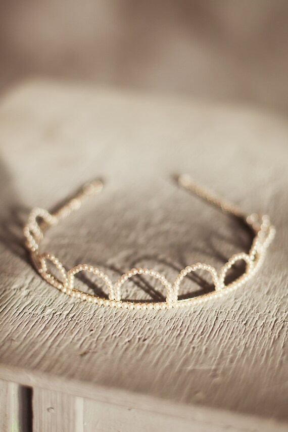 Items similar to Vintage pearls wedding crown. on Etsy