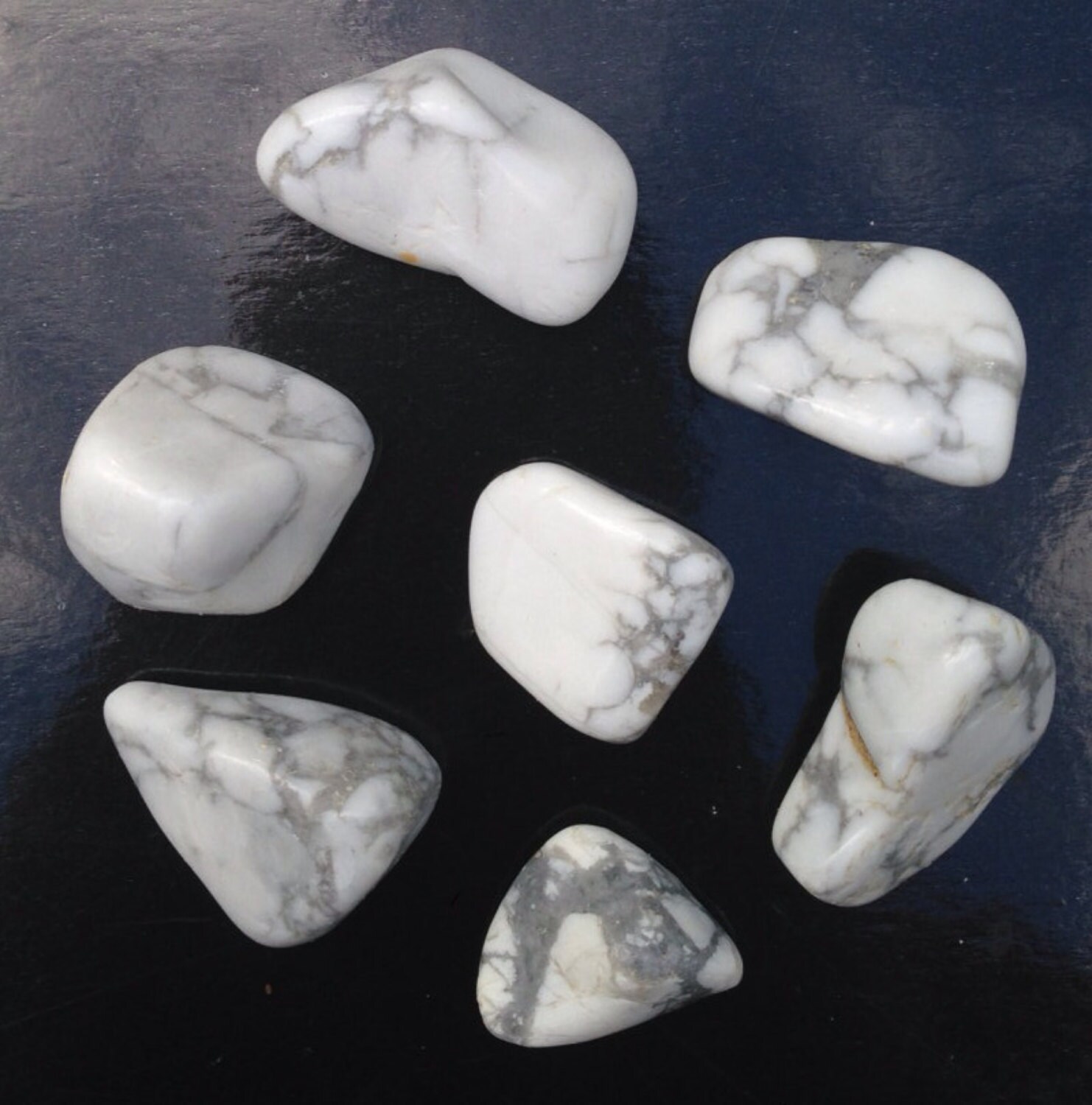1 One WHITE HOWLITE Tumbled Crystal Healing Stone 1.0 to