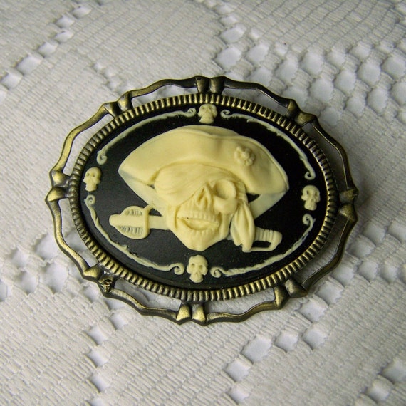 PIRATE Hat Accessory Brooch Ultimate Swashbuckling Pirate