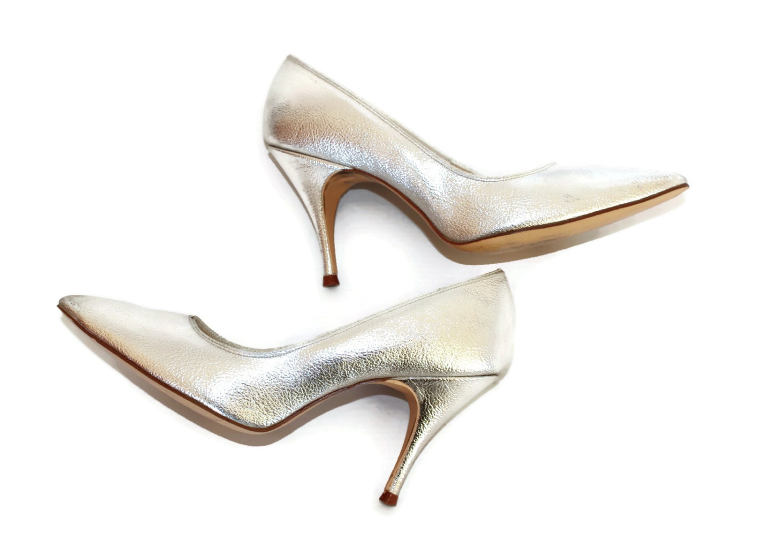 60s silver heels. Vintage pumps by Fanfares. Size 6. Party