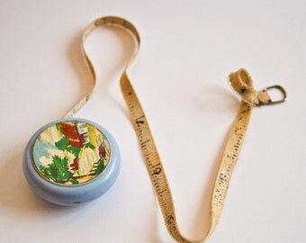 Vintage Tape Measure. Dean England. Cottage Scene.