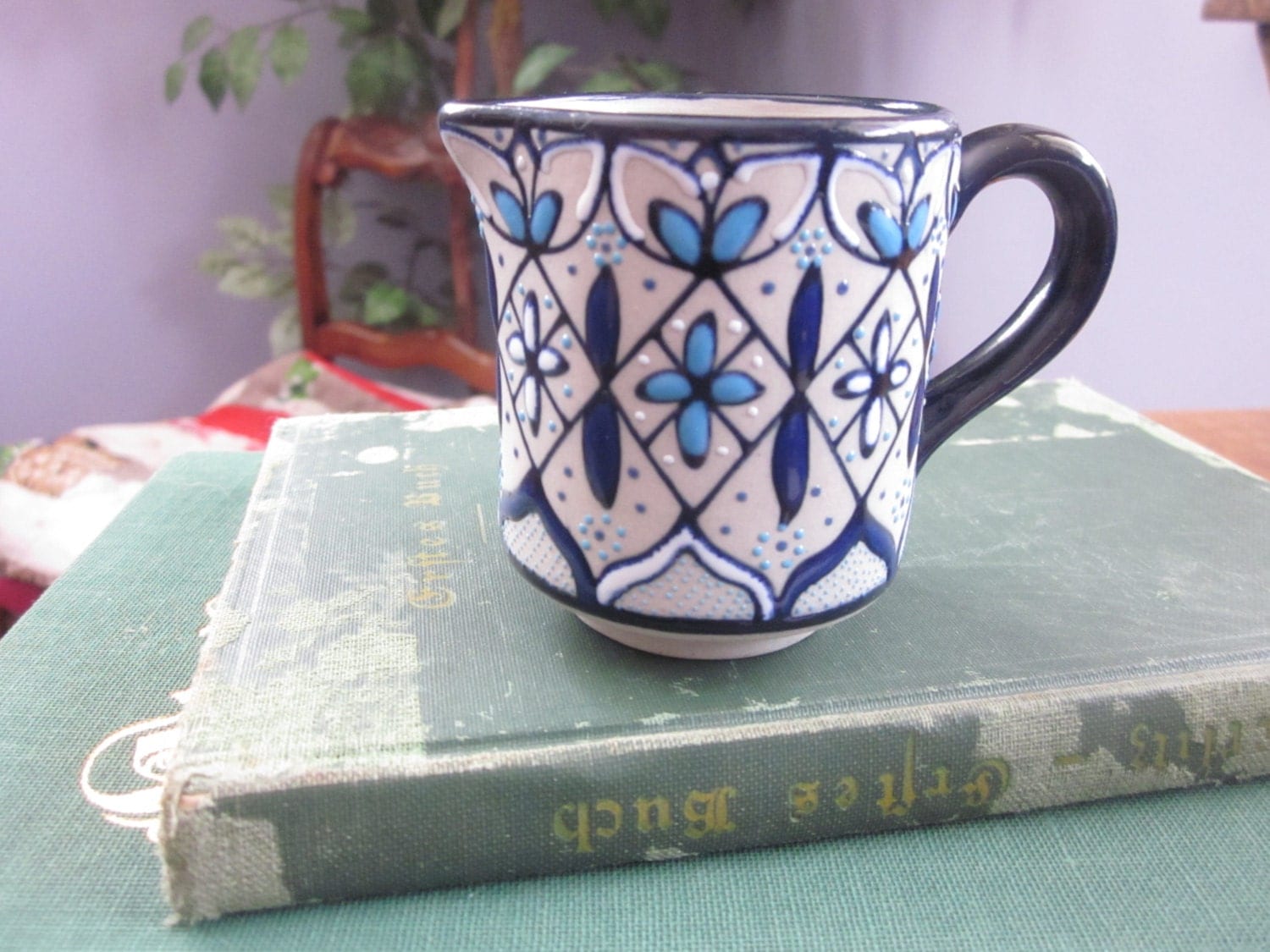 Javier Servin creamer Mexico blue and white glazed ceramic – Haute Juice