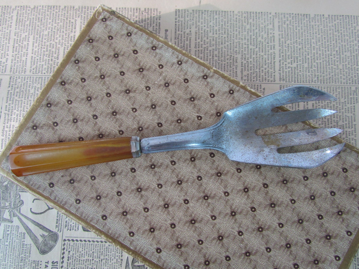 Bakelite Serving Utensil Tableware Fork Butterscotch handle – Haute Juice