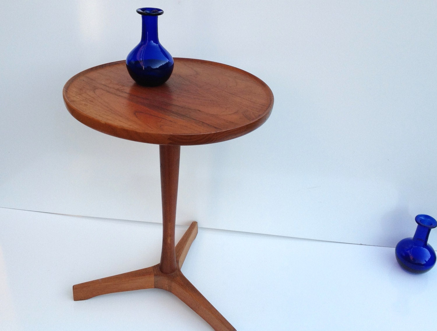SOLD mcm table denmark hans anderson tripod table end table – Haute Juice