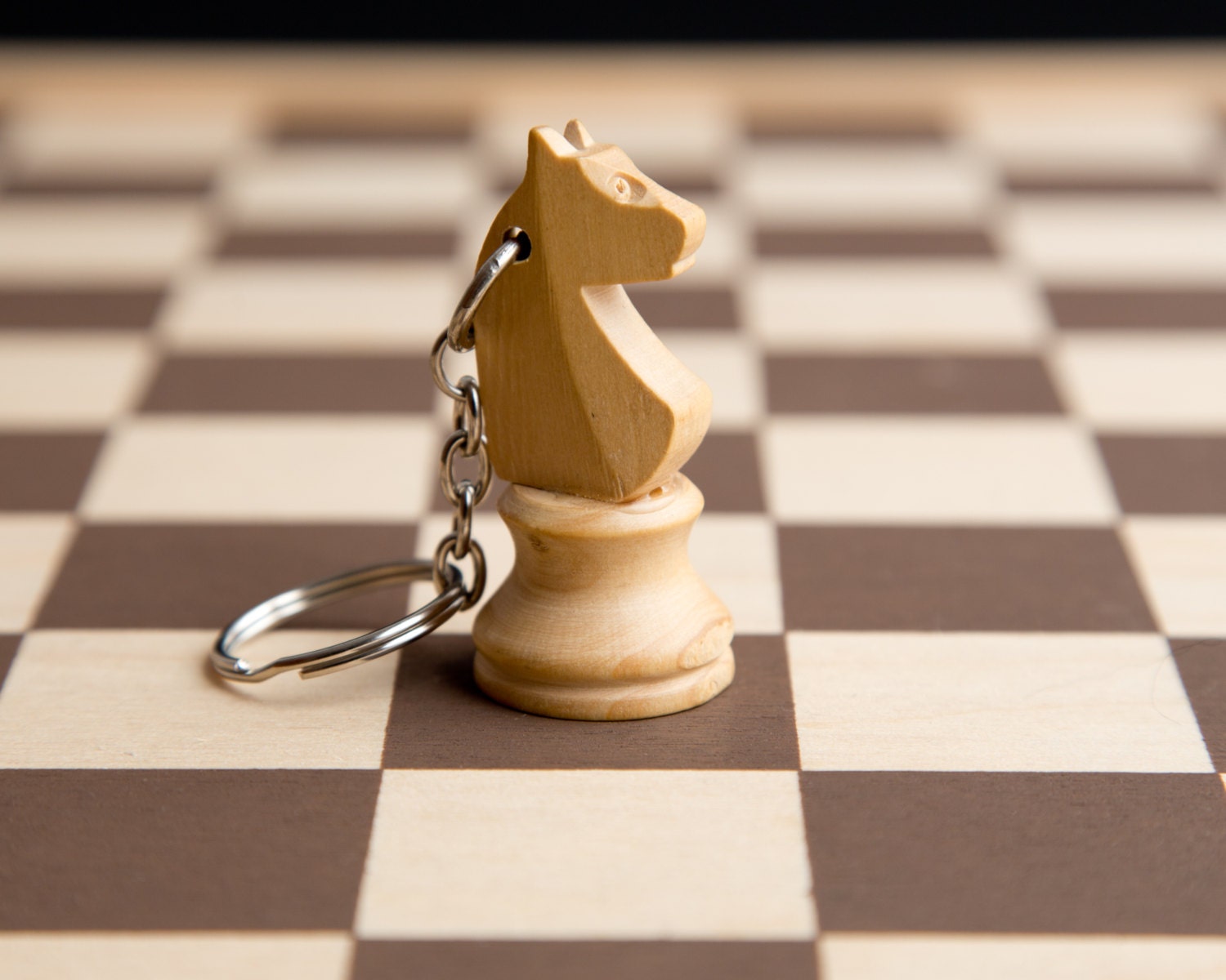 Chess piece key-chain White knight Wood wooden key-ring