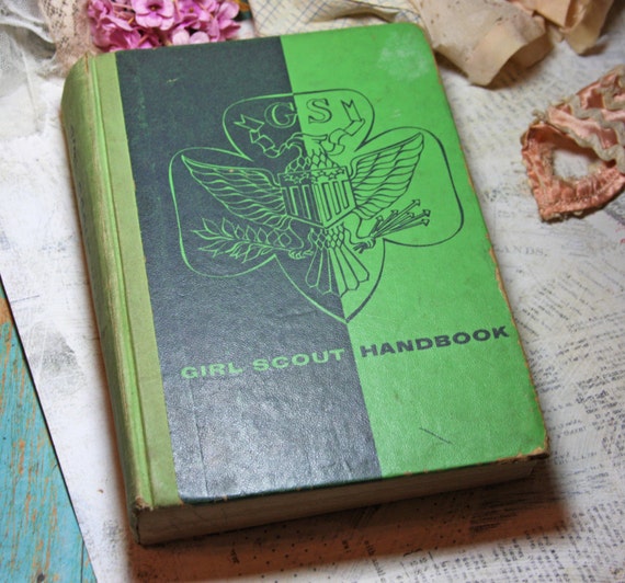 Green Vintage GIRL SCOUT Handbook 1950's Ephemera Scouting