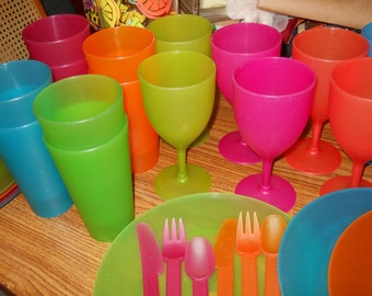 4 or 8 Pc Glasses PICNIC SET Bright Multicolored Plastic Set of Water ...