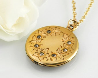 Popular items for wedding locket on Etsy