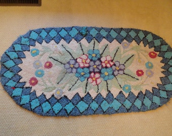 Popular items for vintage hooked rug on Etsy