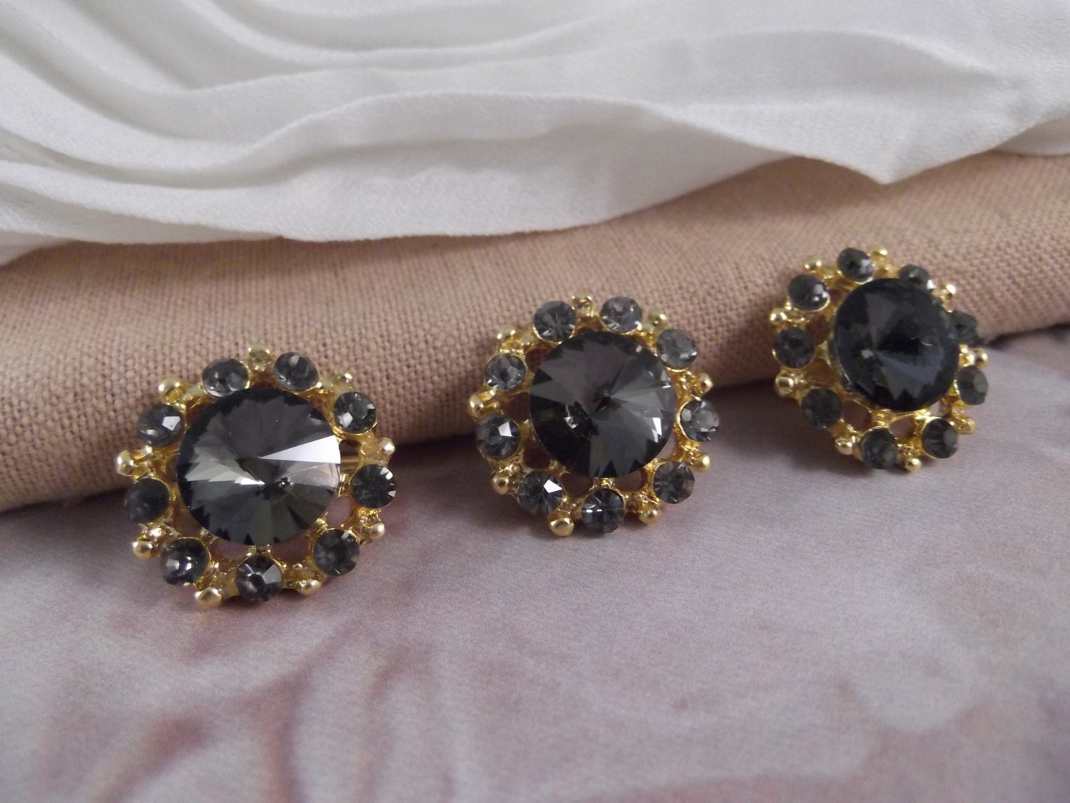 3 Round Black Diamond Rhinestone Small Brooch ~~~ Gold Tone ~~~ BROO6 ...