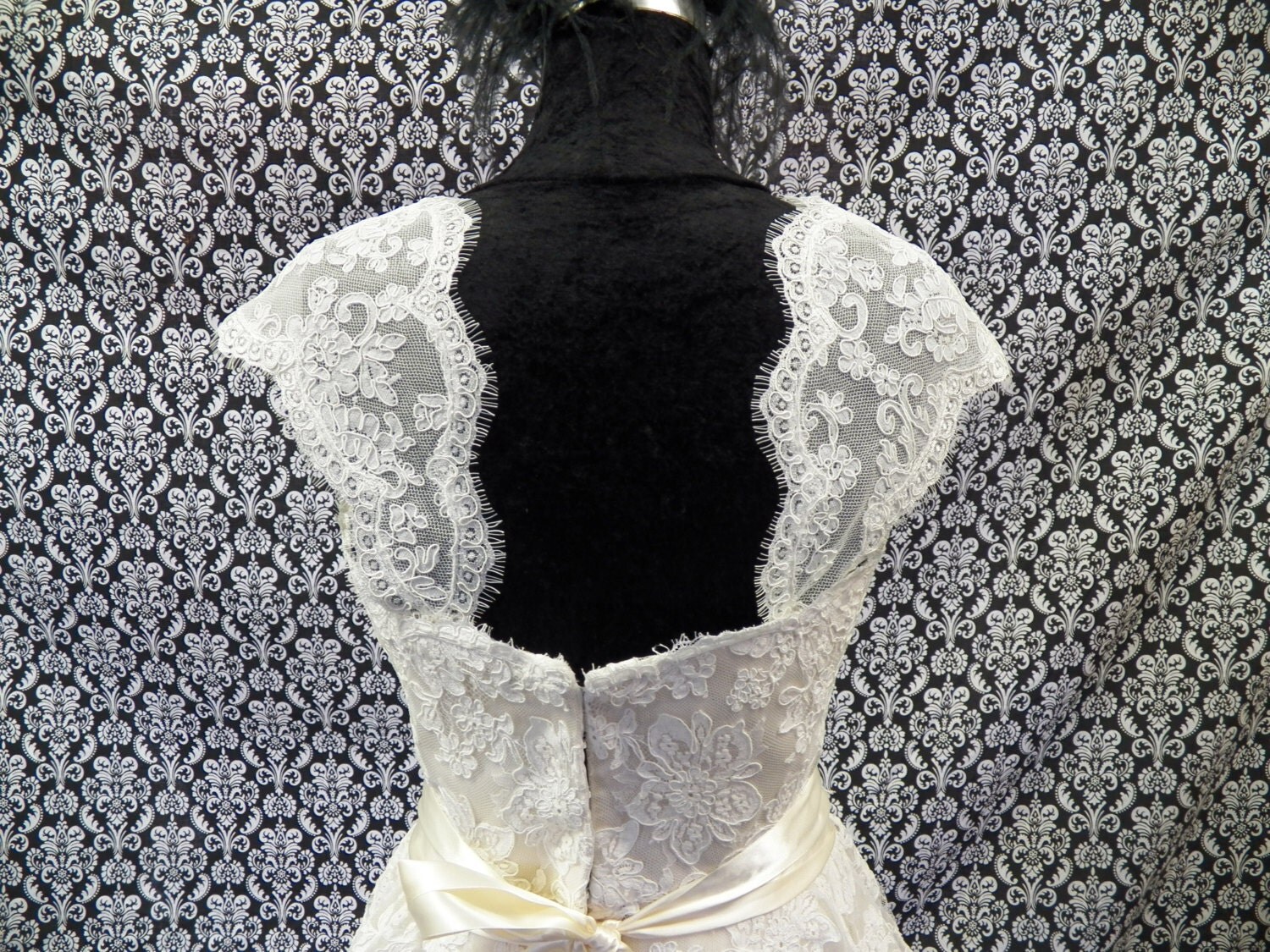 Detachable Ivory Lace Cap Sleeves For Wedding Gown