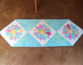 Popular items for dresden plate on Etsy